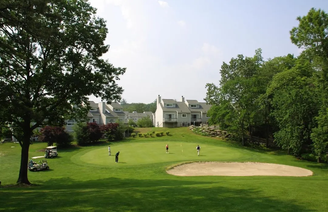 POCONO MOUNTAIN VILLAS BY EXPLORIA RESORTS EAST STROUDSBURG, PA